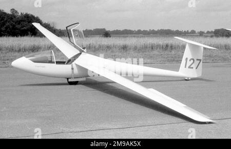Glasflugel 206 Hornet '127', at a gliding club in the UK. The Standard ...