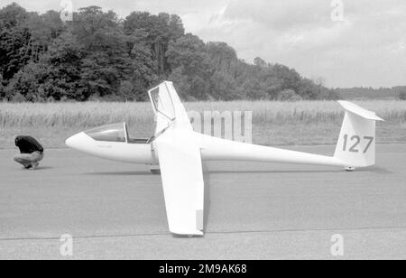 Glasflugel 206 Hornet '127', at a gliding club in the UK. The Standard ...
