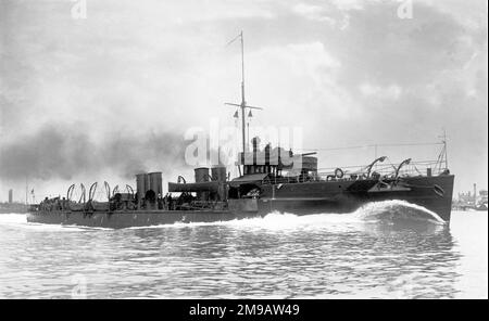 Royal Navy - HMS Usk, a Yarrow-type River-Class destroyer ordered under ...