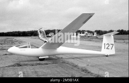 Glasflugel 206 Hornet '127', at a regional gliding competition in the ...