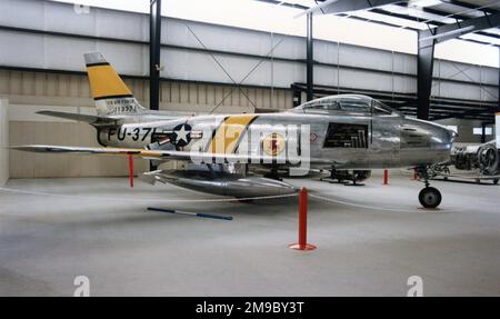 North American F-86F-25-NH Sabre 51-13371 (MSN 176-302) with General ...