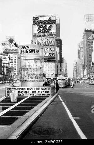 NEW YORK, NEW YORK - Circa 1959: Times Square as it looked around ...
