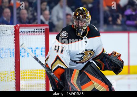 Anaheim Ducks' Anthony Stolarz plays during an NHL hockey game, Tuesday ...