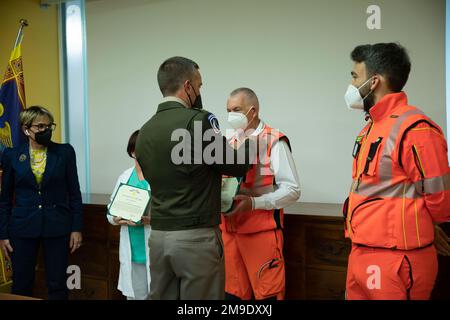 Maj. Gen. Andrew M. Rohling and members of U.S. Army Southern European ...