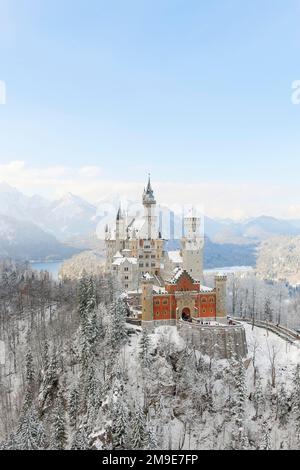 Neuschwanstein Castle, near Fuessen, winter, snow, Ostallgaeu, Allgaeu ...