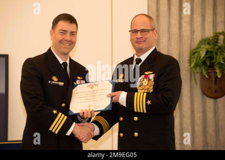 KINGS BAY, Ga. (May 19, 2022) Cmdr. Steven Dykstra, incoming commanding ...