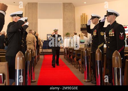 KINGS BAY, Ga. (May 19, 2022) Cmdr. Ben Pollock (right), outgoing ...
