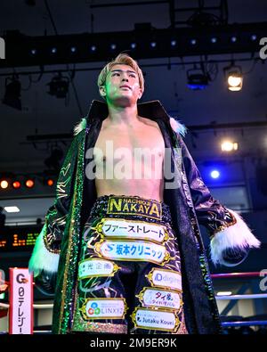 Tokyo, Japan. 14th Jan, 2023. Challenger Jin Sasaki (L) of Japan and ...