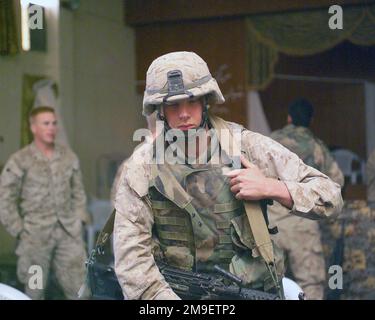 041119-M-2583M-045 Fallujah, Iraq (Nov. 19, 2004) - U.S. Marines and ...