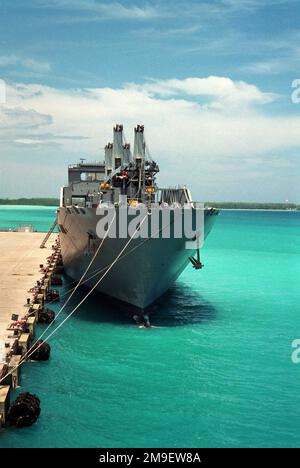 T-AKR-300 USNS BOB HOPE, A BOB HOPE CLASS VEHICLE CARGO SHIP OF THE U.S ...