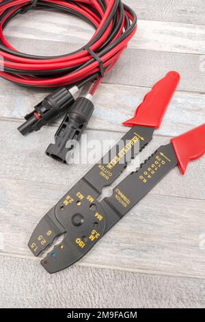 Workbench shot of Chinese made unbranded wire stripper & wire cutter ...