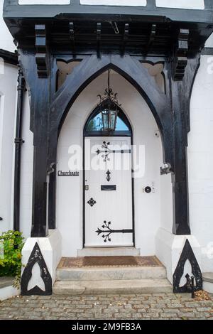 Cookham, Berkshire, UK. 26th June, 2022. The gates to the Tannery House ...