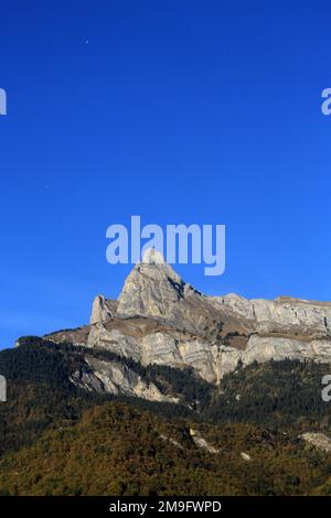 Aiguille de Varan. 2 544 m. Massif du Giffre. Faucigny. Haute-Savoie ...