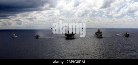 US Navy USS Inchon (MCS 12 Stock Photo - Alamy