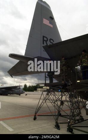 SENIOR Airmen Keith Stillson and Paul Berglund, both Aeronautical ...