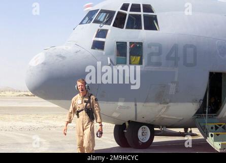 Aircrew member with Marine Aerial Refueler Transport Squadron (VMGR-352 ...