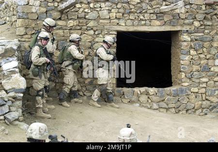 Special Forces Group (SFG) soldiers with "C" Company, 1ST Battalion ...