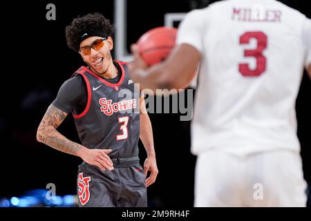 St. John's Andre Curbelo (3) celebrates after scoring in overtime of an ...