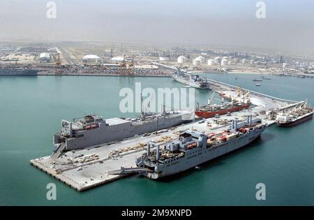 ships at Mina port Stock Photo - Alamy