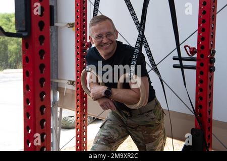 Gunfighters compete during the Flex Squad Lift Off at Lackland AFB, San ...