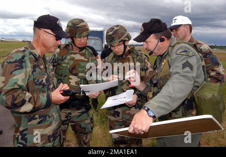 swat team members , special forces spec ops Stock Photo - Alamy