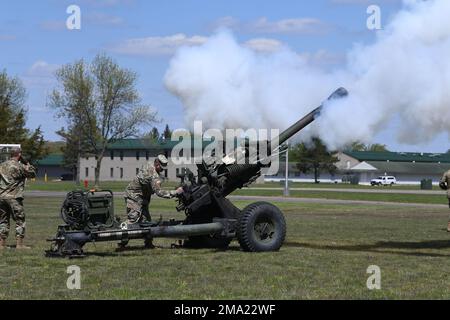 Artillery Soldiers of the Iowa National Guard’s 1st Batl. – 194ths ...