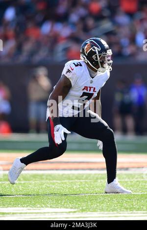 Atlanta Falcons linebacker Mykal Walker (43) hits Minnesota Vikings ...