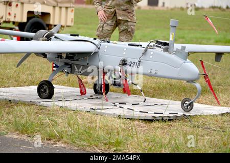 The soldiers of the 1st DET / 104th BEB (BRIGADE ENG BATTALLION) are ...