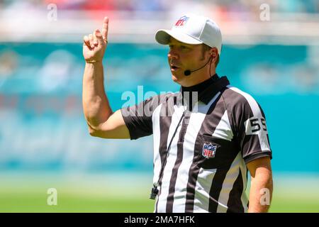 NFL referee Alex Kemp gestures during an NFL football game between the ...