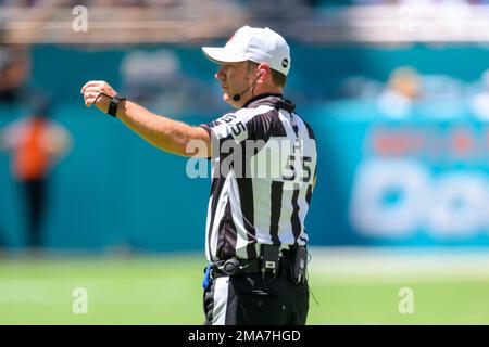 NFL referee Alex Kemp gestures during an NFL football game between the ...