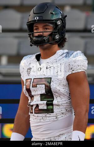 Oregon quarterback Ty Thompson (13) throws against BYU during the ...