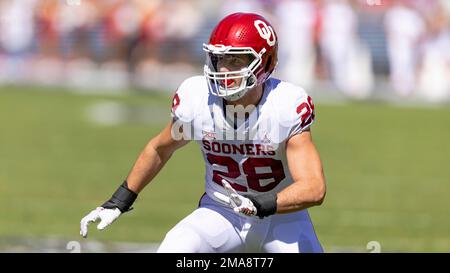 Oklahoma linebacker Danny Stutsman (28) is seen during an NCAA football ...