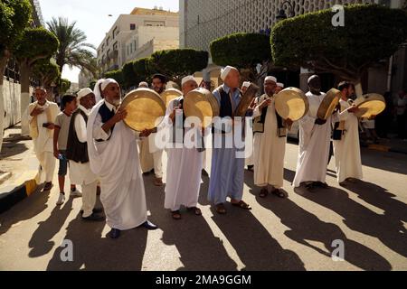 Libyans celebrate the birth of the Muslim Prophet Muhammad by marching ...