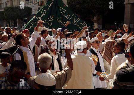 Libyans celebrate the birth of the Muslim Prophet Muhammad by marching ...