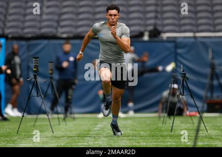 Tight end Patrick Murtagh, of Australia, participates in a drill at the ...