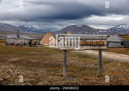 Wooden buildings at Camp Barentz just outside Longyearbyen in Svalbard ...