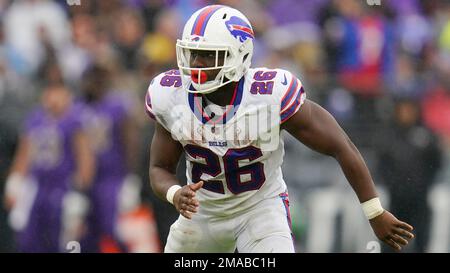 Buffalo Bills running back Devin Singletary (26) rushes against the ...