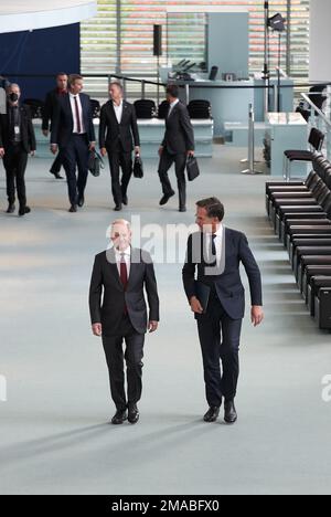 German Chancellor Olaf Scholz and Mark Rutte, Prime Minister of the ...