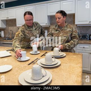 Tech. Sgt. Katrin Zito, Dover Fisher House manager on duty, briefs Col ...
