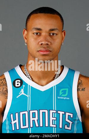 Charlotte Hornets guard Bryce McGowens (7) shoots against New York ...