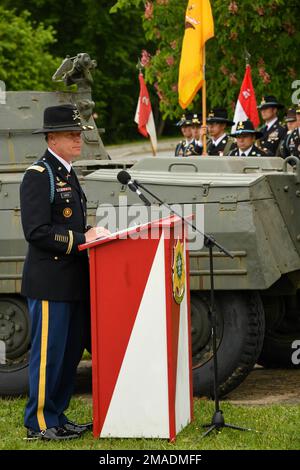 U.S. Army Col. Joseph Ewers, left, outgoing commander of 2nd Cavalry ...