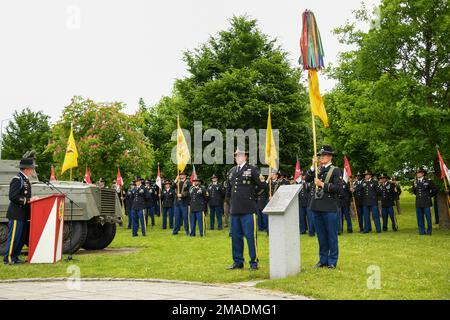 Col. Joseph Ewers, commander of the 2nd Cavalry Regiment, center, Cpt ...