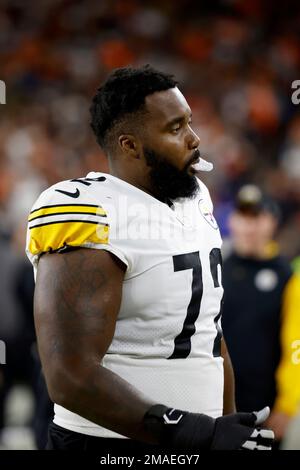Pittsburgh Steelers offensive tackle Trent Scott (72) reacts before an ...