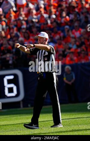 Field judge Joe Blubaugh (57) during the Denver Broncos v the New York ...