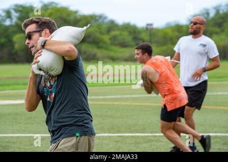 pacific missile range, PMRF, Sailors, Sea turtle Stock Photo - Alamy