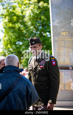 The commune of Amfreville honors the 507th Parachute Infantry Regiment ...
