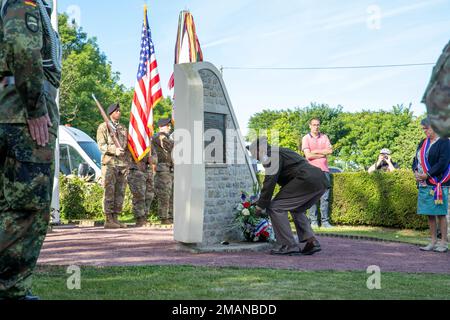 Col. Mark A. Denton, commander of the 207th Military Intelligence ...