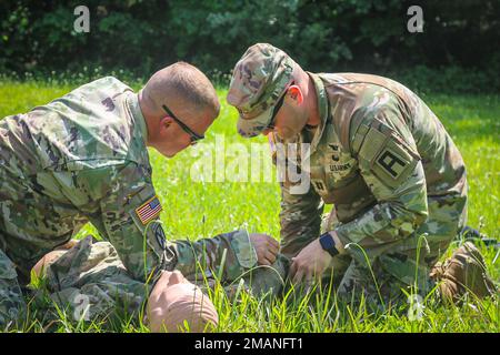 Soldiers assigned to 4th Cavalry, Multifunction Training Brigade, 1st ...