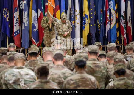 The U.S. Army Reserve 319th Expeditionary Signal Battalion (ESB ...