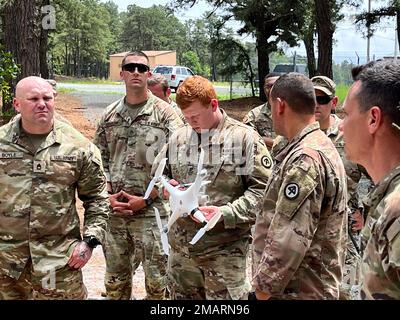 These Soldiers with Delta Company, 1-114th INF conduct platoon assault ...